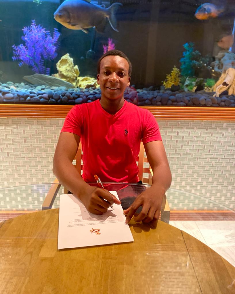 Anthony Burrows Signs with UMSL – Bahamas Lawn Tennis Association